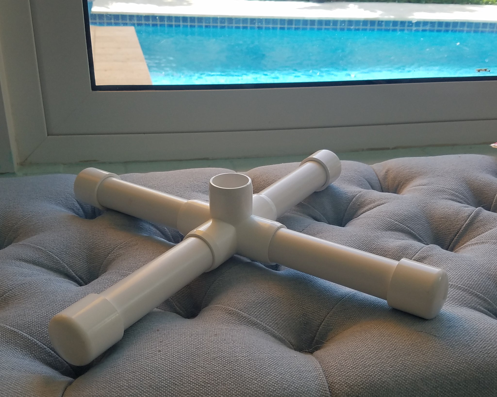 Octable Beach Table octopus octables sand cell phones, red cups,