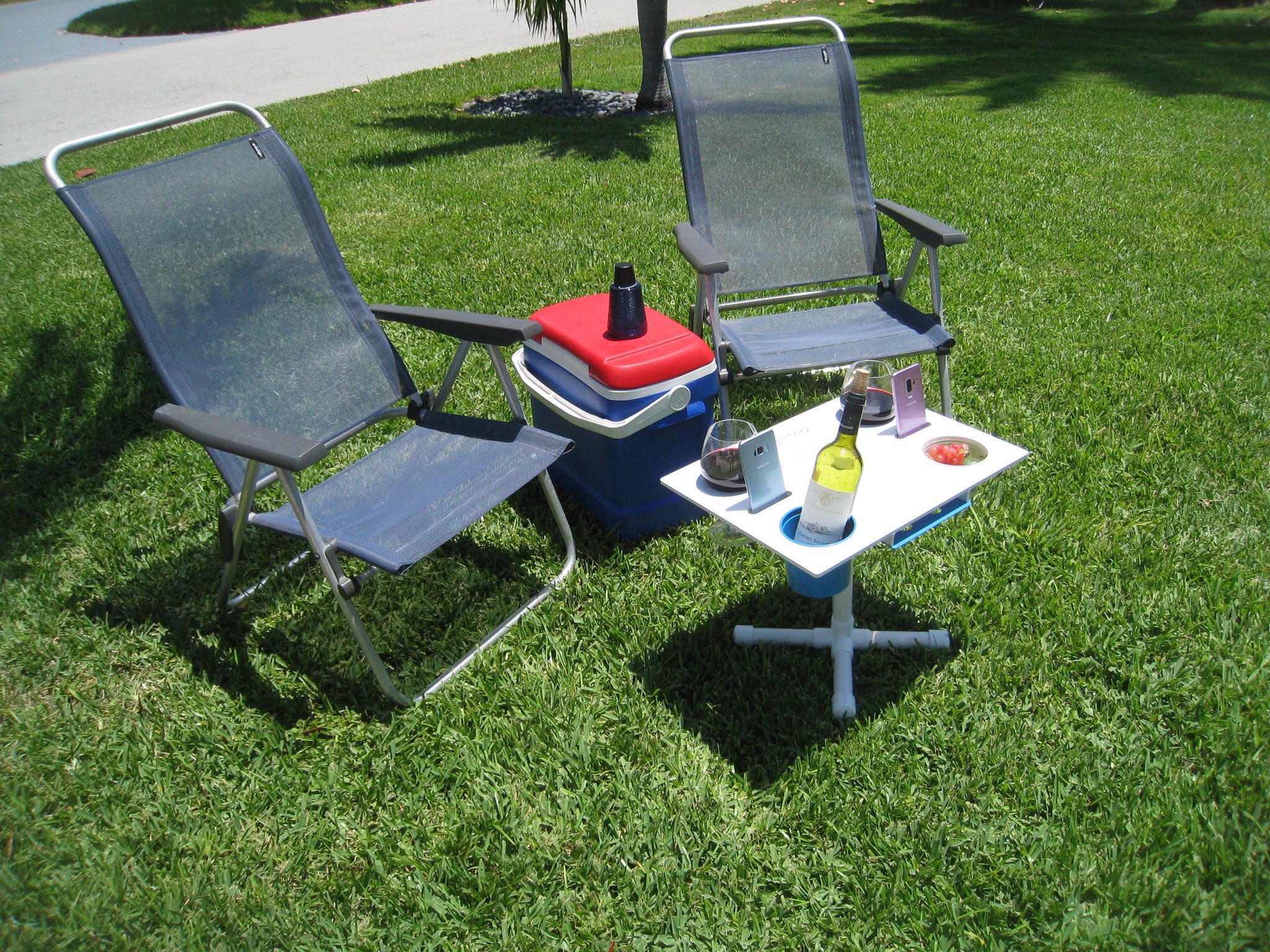 Octable Beach Table octopus octables sand cell phones, red cups,